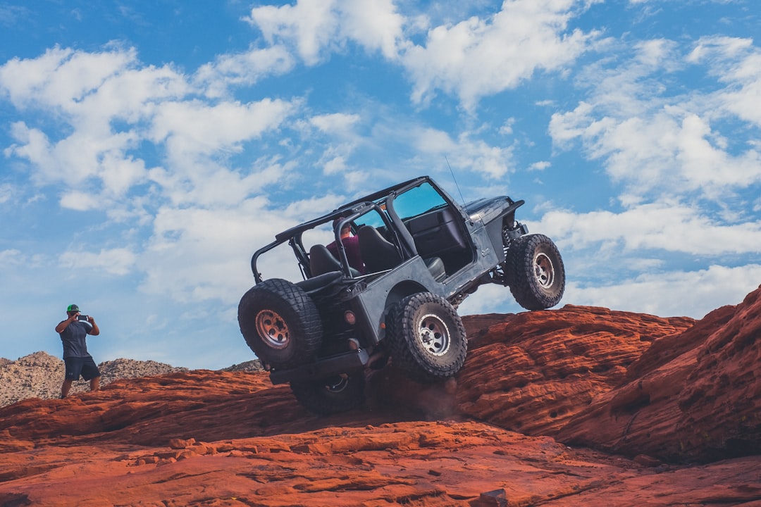 Traction: How Any Startup Can Achieve Explosive Customer Growth ...